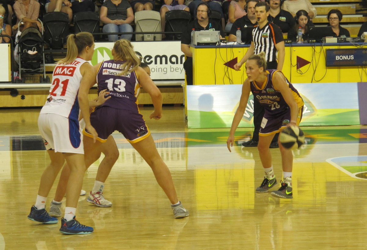 Melbourne Boomers 2015/16 MVP Maddie Garrick reaches 150 WNBL games ...