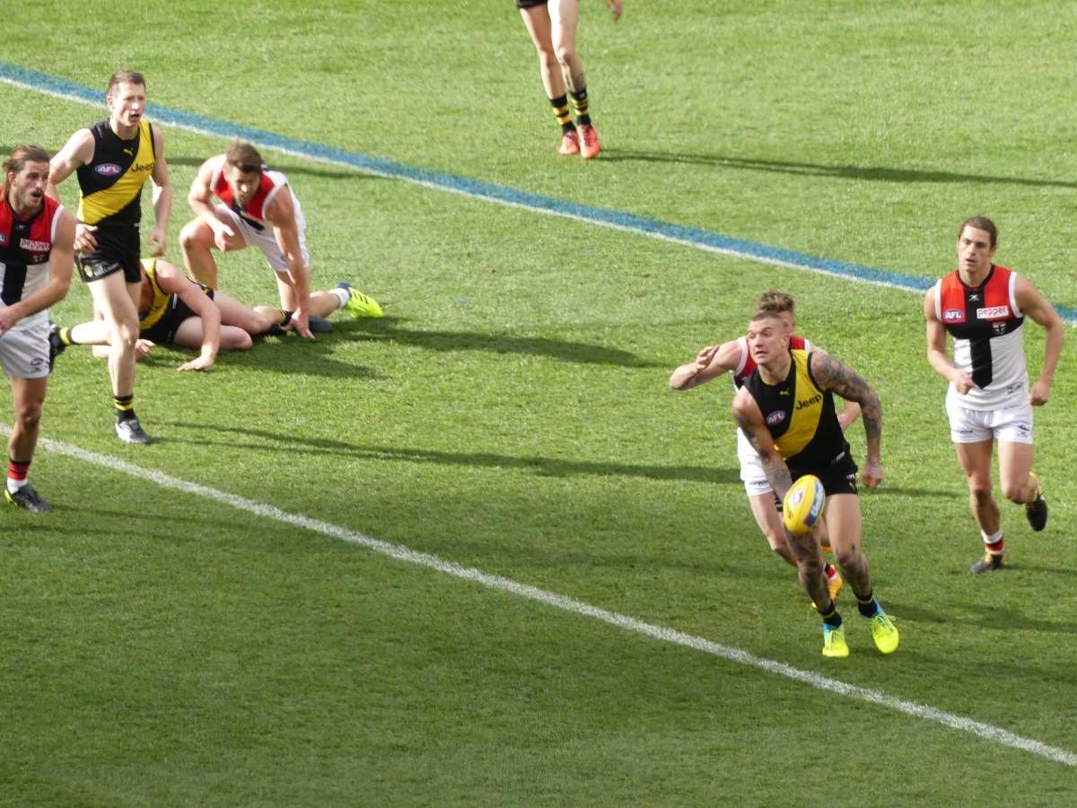 Dominant Dustin Martin polls 36 votes to win 2017 Brownlow Medal and ...